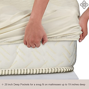 Bioweaves 100% Organic Cotton Mattress Pad Cover, GOTS Certified Cooling Quilted Fitted Mattress Topper & Protector with Soft Cotton Wadding - 20 Inch Deep Pocket, California King