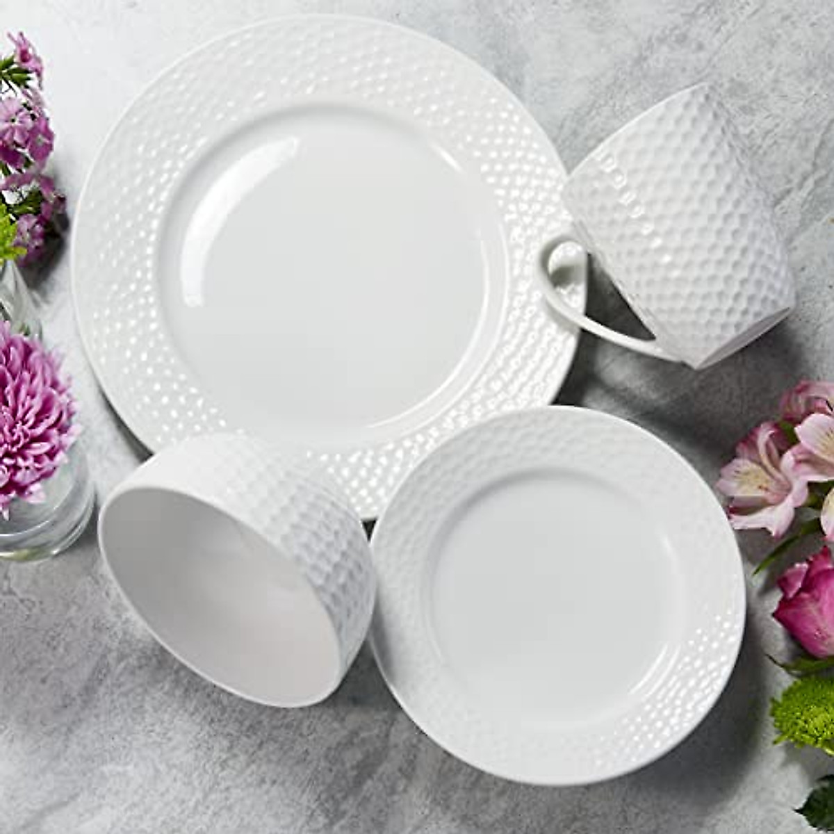 Elle Décor Darcie Round Dinnerware Set – 16-Piece Porcelain Dinner Set w/ 4 Dinner Plates, 4 Salad Plates, 4 Bowls & 4 Mugs, Darcie White, 7858-16-RB