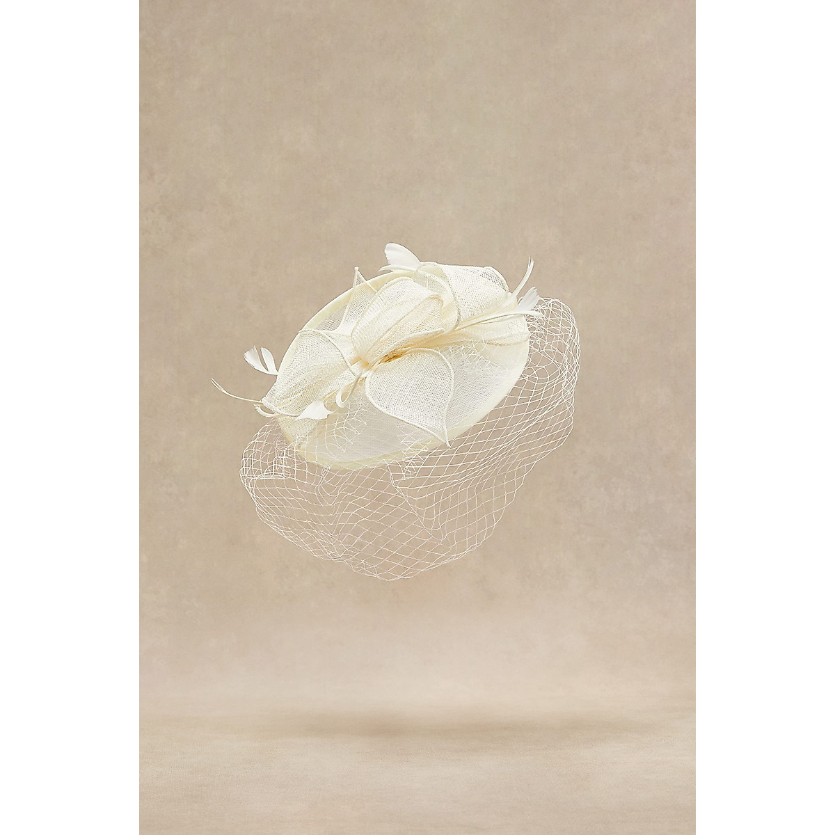 BABEYOND Women's Pillbox Fascinator Hat Kentucky Hat Feather Derby Fascinator Tea Party Fascinator Hat with Veil for Cocktail Off-White