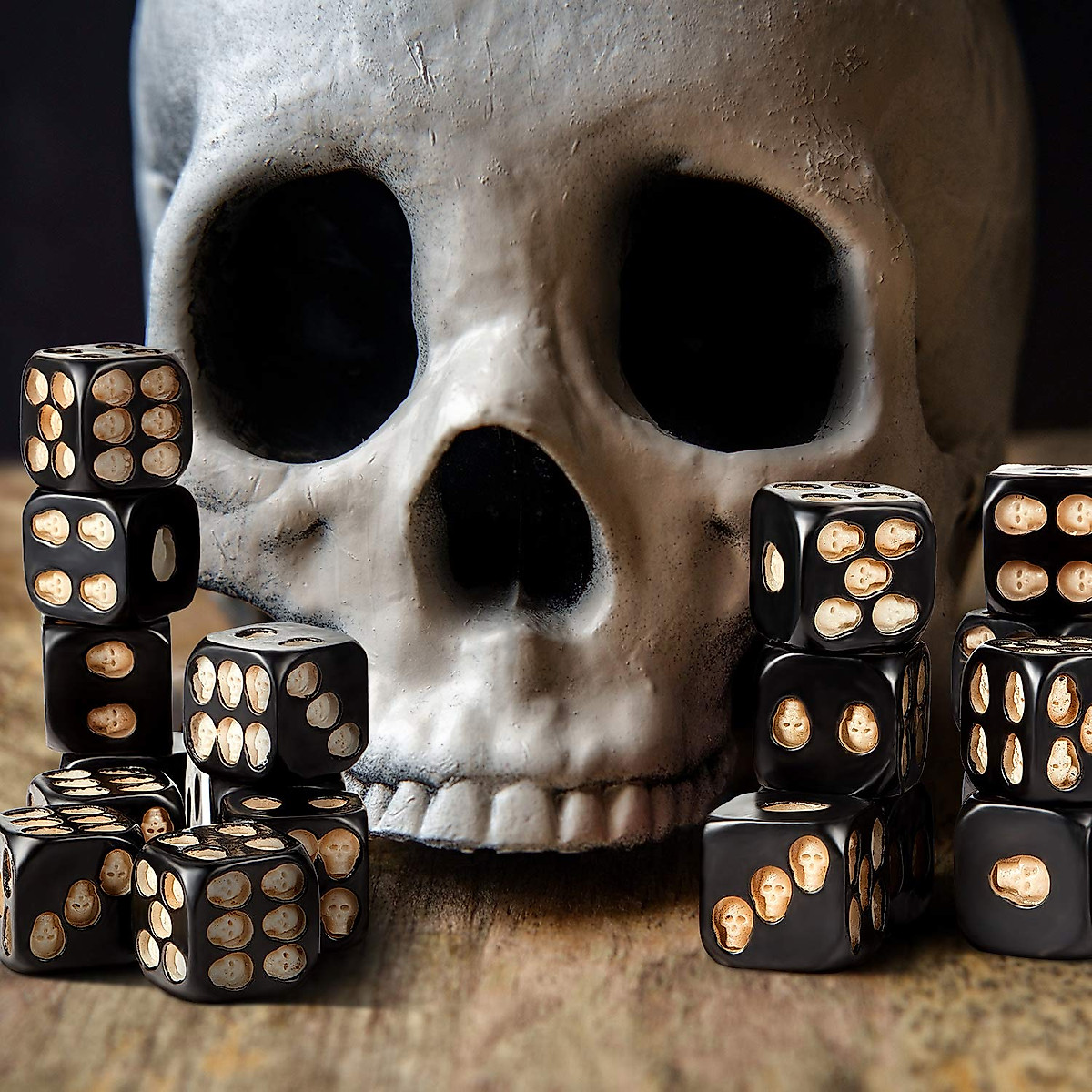 10 Pieces Black Skull Dice Halloween Dice 3D Skeleton Dice Decorative Mini Skull Face Gaming Dice 0.7 Inch Cube Dice with Flannel Bag for Club Pub Halloween Party