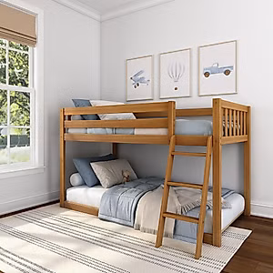Max & Lily Fundamental Twin Low Bunk Bed, Kids Solid Wood Modern Bed Frame with Strong Wooden Slats, Non-Toxic Finishes, High Weight Capacity, Pecan