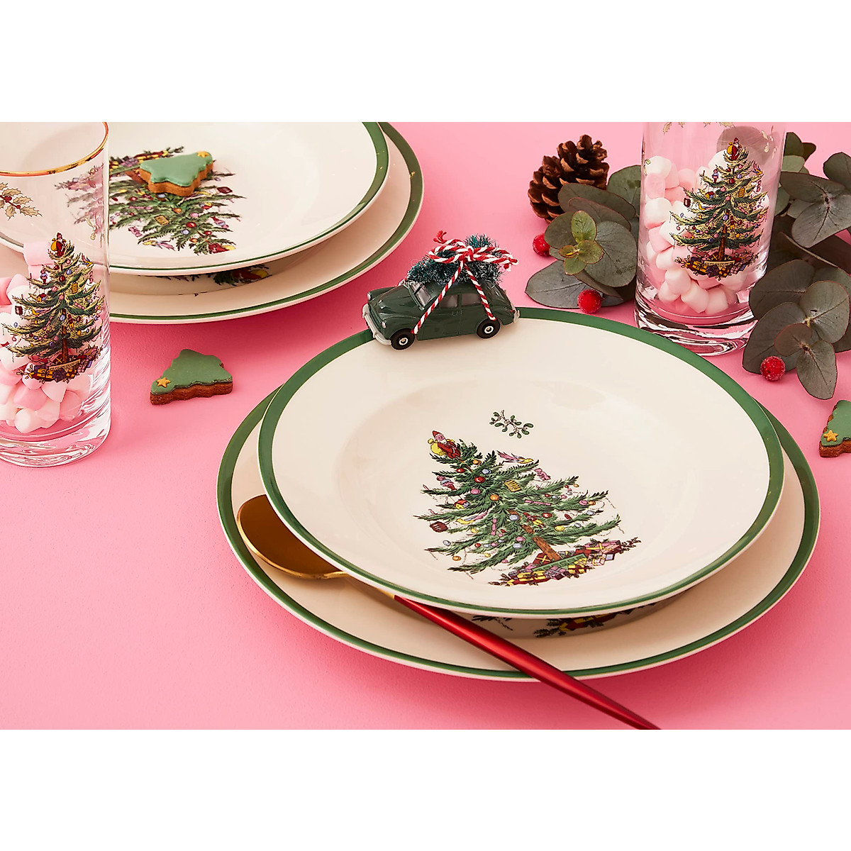 Spode Christmas Tree Collection Pasta Bowl, set of 4, Rimmed Plate for Serving Salad, Spaghetti, and Soup, 10-Inch, Made of Porcelain, Dishwasher, Microwave, and Freezer Safe