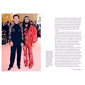 Little Book of Gucci: The Story of the Iconic Fashion House (Little Books of Fashion, 7)