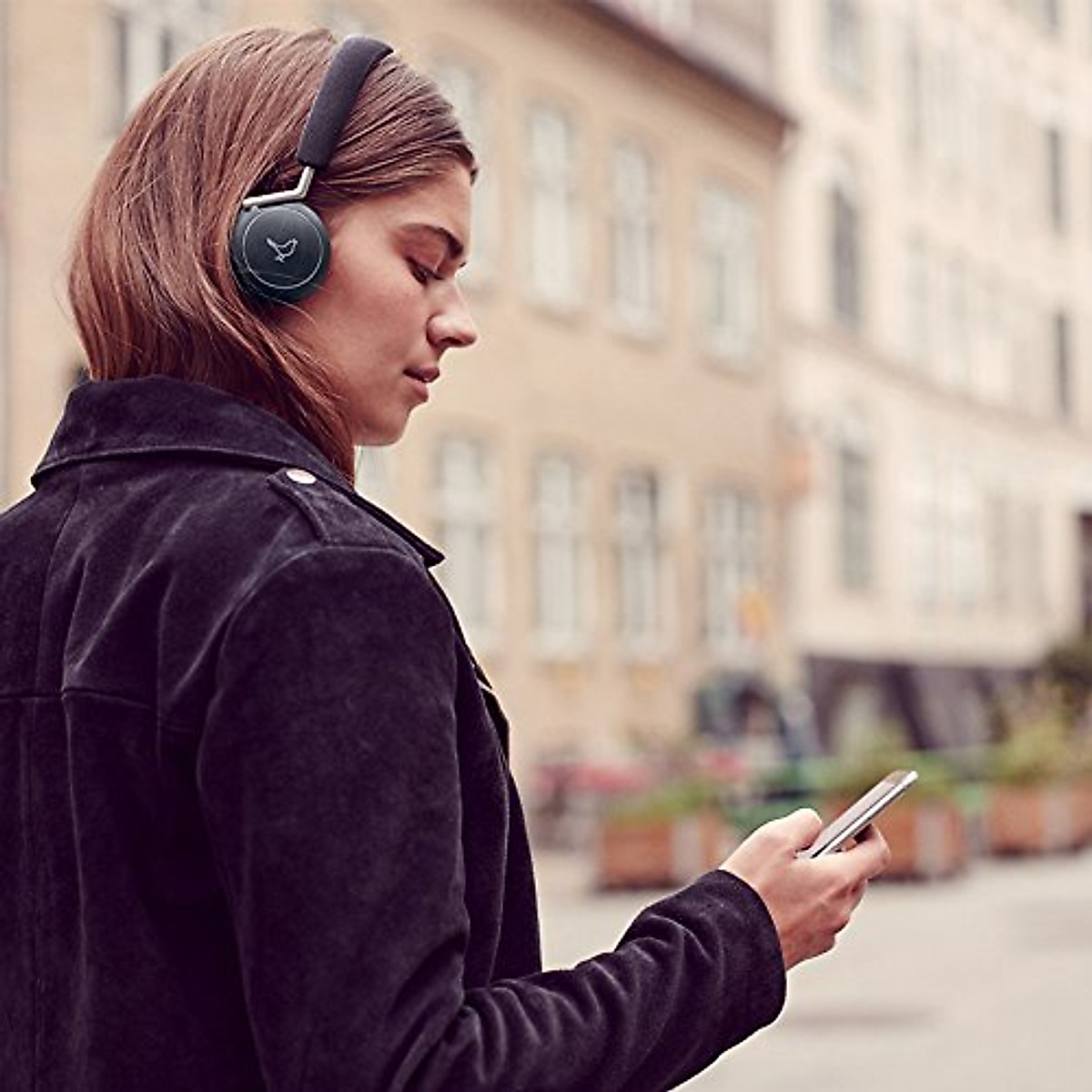 Libratone Q Adapt Active Noise Cancelling Headphones, Wireless Bluetooth Over Ear Headset w/Mic, CSR 8670 Chip, aptX Lossless Hi-Fi Sound with Deep Bass, 20 Hours Playtime for Travel Work TV-Black