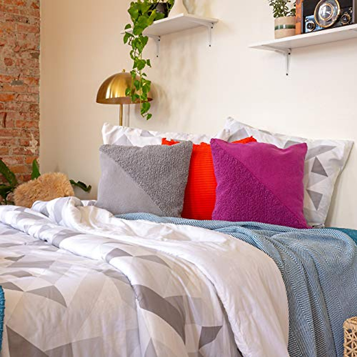 Refinery29 | Ellis Geo Bedding Collection | Modern Reversible Luxury Ultra Soft Comforter, All Season Premium 4 Piece Set with Geometric Printed Design (Full/Queen, Grey)