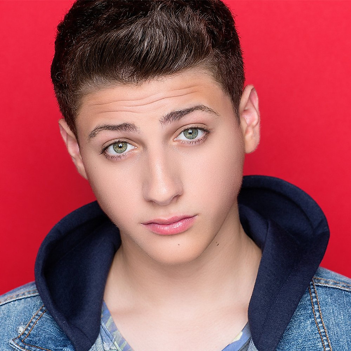 Savage Seamless Background Paper - #8 Primary Red (107 in x 36 ft)