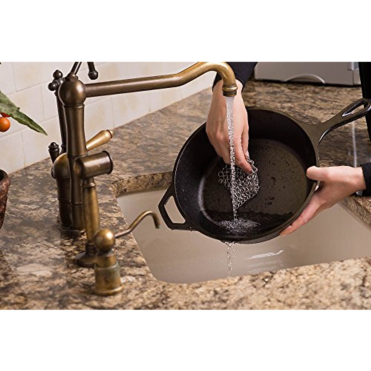 Emmabin 6"x8" Stainless Steel 316L Cast Iron Cleaner Chainmail Scrubber for Cast Iron Pan Pre-Seasoned Pan Dutch Ovens Waffle Iron Pans Scraper Cast Iron Grill Scraper Skillet Scraper