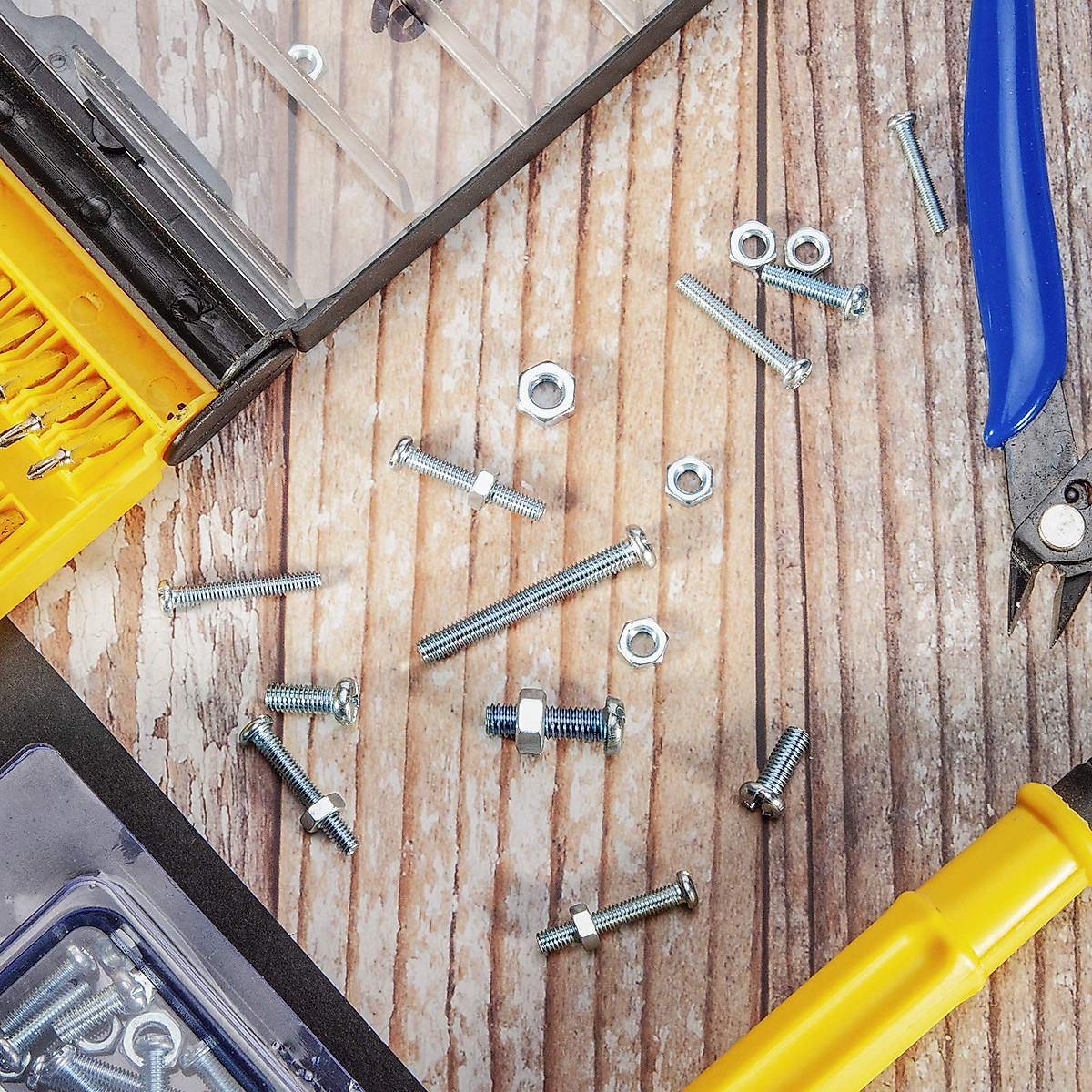 Maexxna 100pcs Nut & Bolt Assortment Sets, Metric Machine Screws Set, Philips&Slot Panhead, Zinc Planted M3 M4 M5 M6, 4 Kinds of Diameter and 6 Kinds of Length