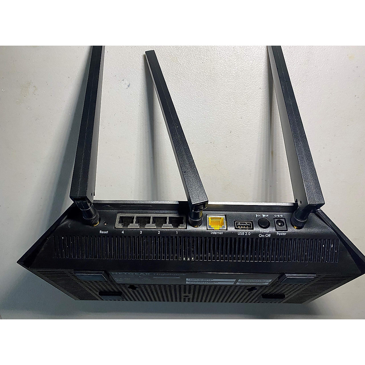 NETGEAR Nighthawk AC1900 Router: Fast & Reliable Wi-Fi