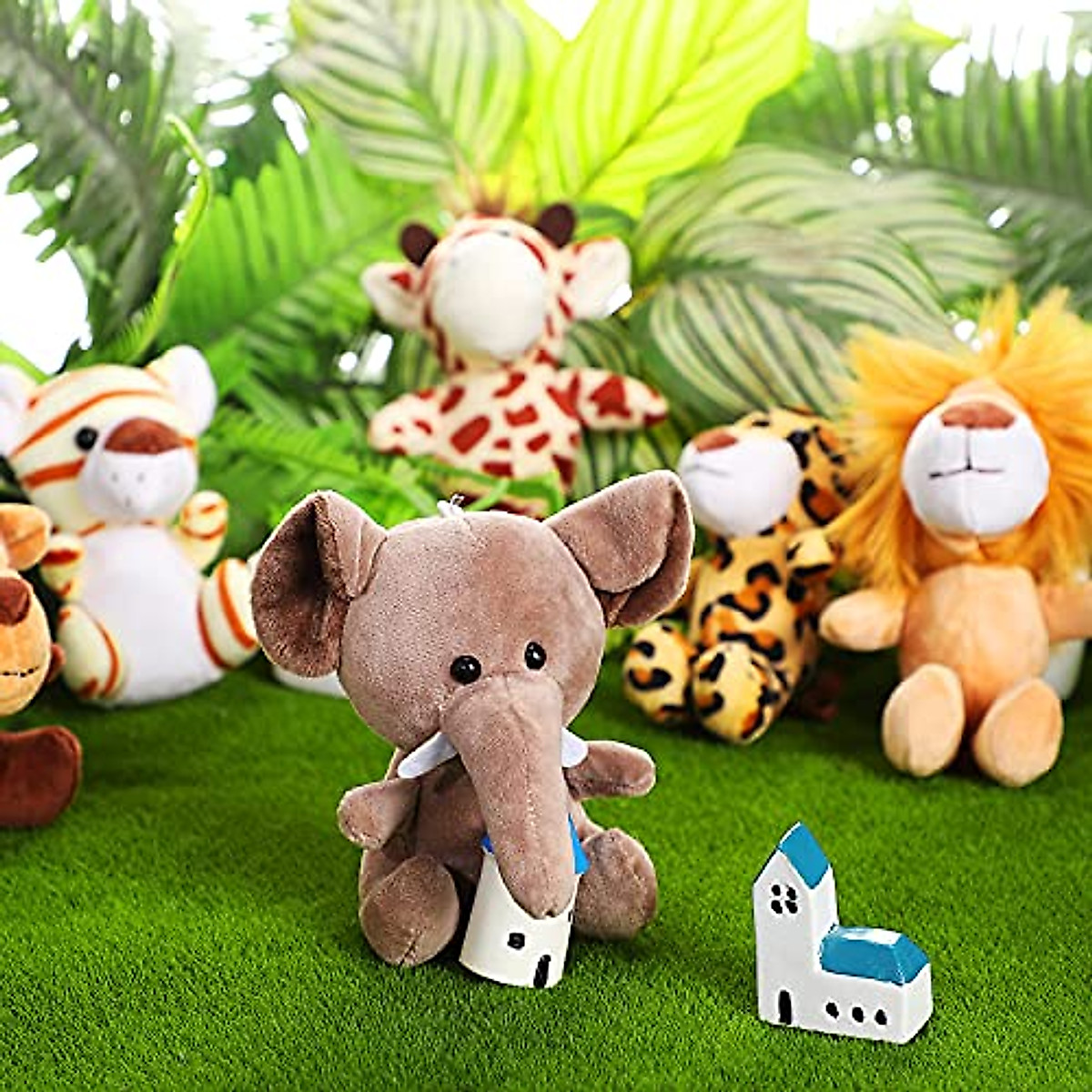 18 Pieces Small Safari Stuffed Animals 4.8 Inch Mini Jungle Animal Plush Toys Zoo Stuffed Animals Set Cute Small Plush for Animal Themed Parties Teacher Student Award(Delicate Style)