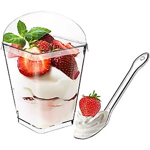 Yuxitia 50Pack 5oz Plastic Dessert Cups with Lids and Spoons, Clear Mini Dessert Cups with lids for Party, Dessert Fruit Ice Cream Pudding Parfait Cups Bowls Reusable