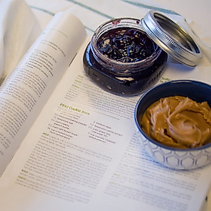 Tebery 24 Pack Home Glass Mason Jars with Silver Metal Airtight Lids and Bands, 8-Ounce Wide Mouth Glass Canning Jars for for Canning, Preserving, Meal Prep, Overnight Oats, Jam, Jelly