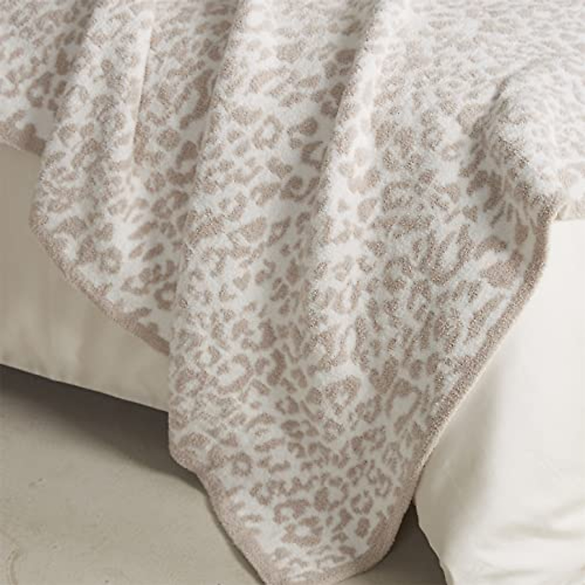 MIDO HOUSE Microfiber Throw Blanket for Couch Chic Leopard Bed Throws Fuzzy Warm Cheetah Blanket Reversible Beige Throw Blankets for Home Decor 52 x 63 inch