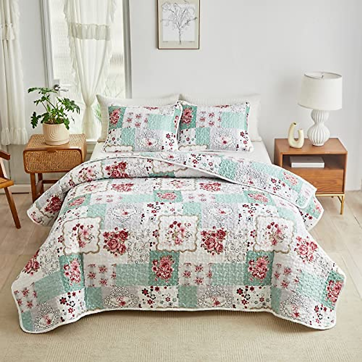 UOZZI BEDDING 3 Piece Floral Patchwork Quilt Set Queen Size White Green Lightweight Coverlet Bedspread with Red Flower Floral Plaid Patchwork Spring and Summer Quilt Set (1 Quilt+ 2 Shams)