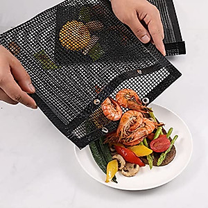 BBQ Mesh Grill Bags for Outdoor Grill Reusable, 3 Pack Non-Stick Barbecue Bags for Charcoal Gas Electric Grills Smokers BBQ Veggie Grill Bags for Cooking Vegetables Grilling Bag Pouches Heat-Resistant