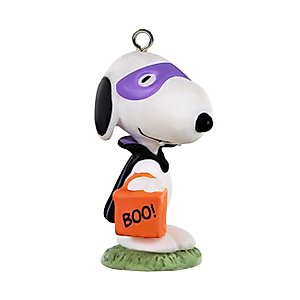 Hallmark Keepsake Halloween Ornament 2020, Mini Peanuts Vampire Snoopy, 1.15" (0899QFO5254)