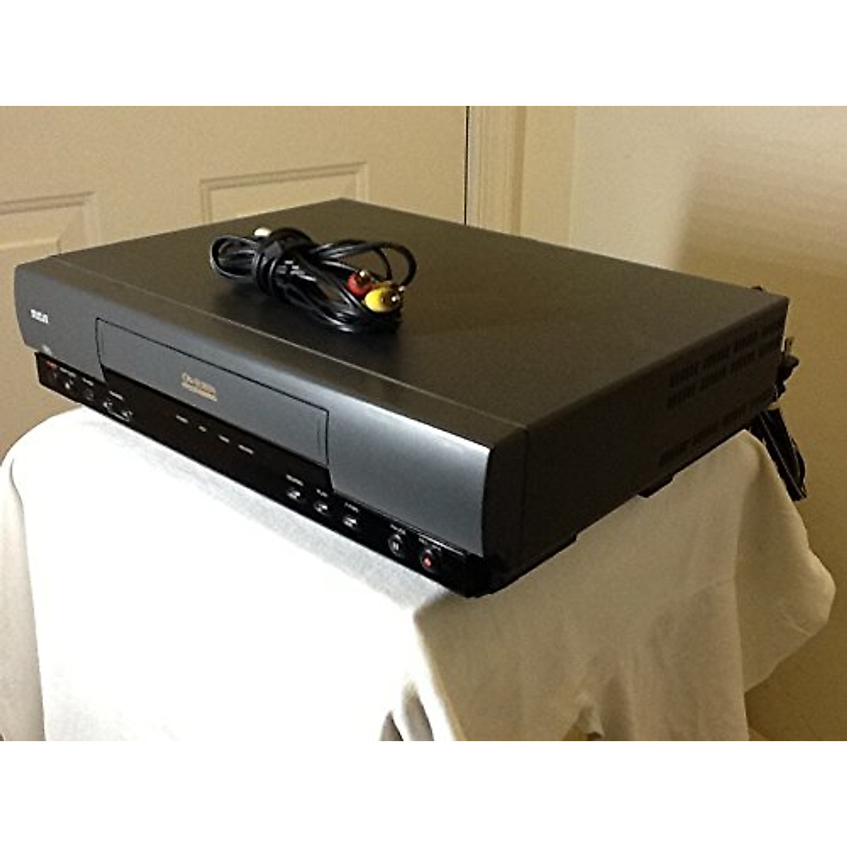 RCA VR327 VCR Video Cassette Recorder 4-Head Hi-Fi Stereo VHS Player. On-Screen Programming. Works Great. Comes with A/V Cable for TV Connection