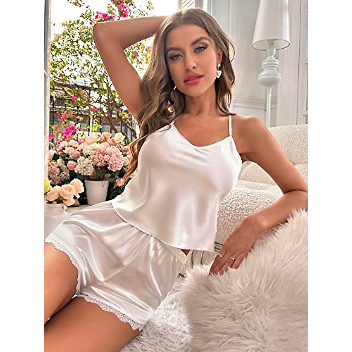WDIRARA Women's Sleepwear 2 Piece Silk Satin Floral Lace Cami Top and Shorts Pajama Set White M