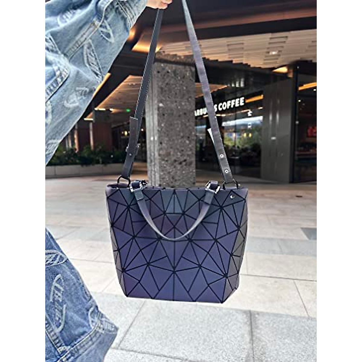 CAFINY Geometric Purse for Women,Geometric Luminous Purses and Handbags,Geometric Bags and Holographic crossbody bag(Medium)