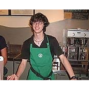 Ultimate Aprons Beautiful Green Apron Center Pocket Embroidered Logo Patch (Kids Medium (8-12))