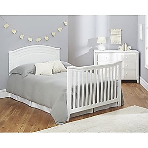 Sorelle Furniture Berkley Round Top Crib, Classic 4-in-1 Convertible Crib, Made of Wood, Non-Toxic Finish, Wooden Baby Bed, Toddler Bed, Child’s Daybed and Full-Size Bed, Nursery Furniture-White