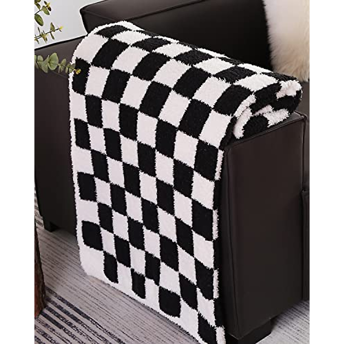 Panku Super Soft Checkered Throw Blanket, Knitted Cozy Warm Checkboard Fleece Blankets for Couch and Sofa, Reversiable Luxury Fluffy Plaid Knit Blanket Throw Black and White 50x60 Inches