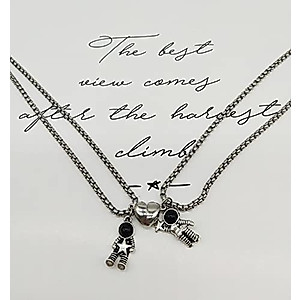 WAINIS 2 Pcs Stainless Steel Couples Necklaces Astronomy Spaceman Matching Couple Necklaces Valentine’s Day Gift for Him Her or Best Friends Jewelry
