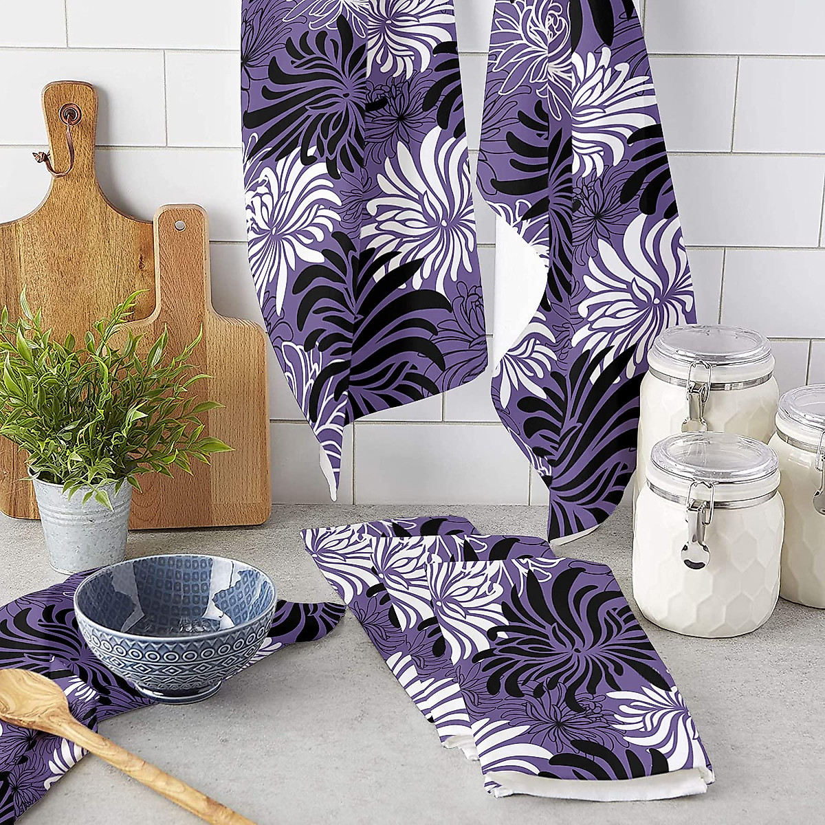 Big buy store Flowers Chrysanthemum Kitchen Dish Towels, Soft Lightweight Microfiber Absorbent Hand Towel Retro Black White Purple Tea Towel for Kitchen Bathroom 18x28in