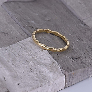 BLOSSOM & HUE Stackable Ring [18K Gold Dipped .925 Sterling Silver] Dainty Edgy Eternity Ring [Size 8] - Minimalist Milgrain Stacking Band [Hypoallergenic]
