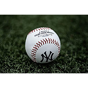 Rawlings MLB New York Yankees Team Logo Baseball, White, 1