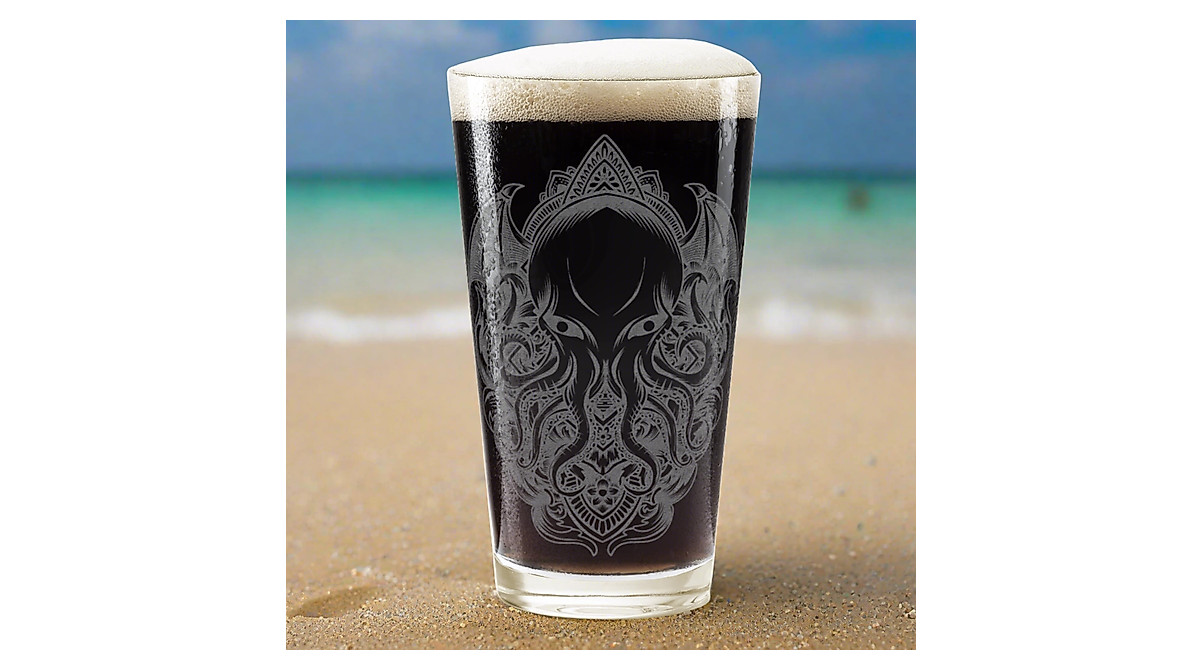 Cthulhu Engraved Beer Glass - Lovecraftian Monster Gift & Decor