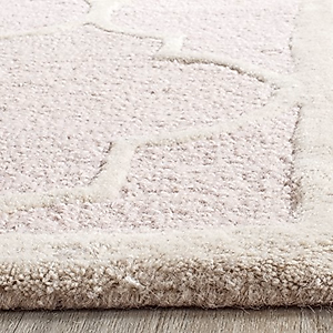 SAFAVIEH Cambridge Collection 4' x 6' Light Pink / Ivory CAM134M Handmade Moroccan Trellis Premium Wool Area Rug