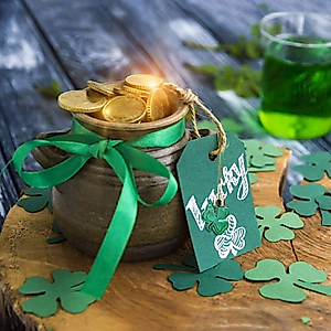 St Patrick's Day 26 Pcs Shamrocks Ornament 2 Pcs Good Luck Clover Banner Hanging Bauble Trefoil Pendant Decoration for Irish Home Garden Party Feast Green Decor