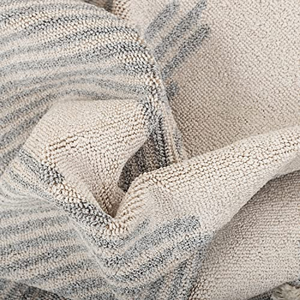 Well Woven Zella Grey Tribal Diamond Medallion (5'3" x 7'3") Area Rug