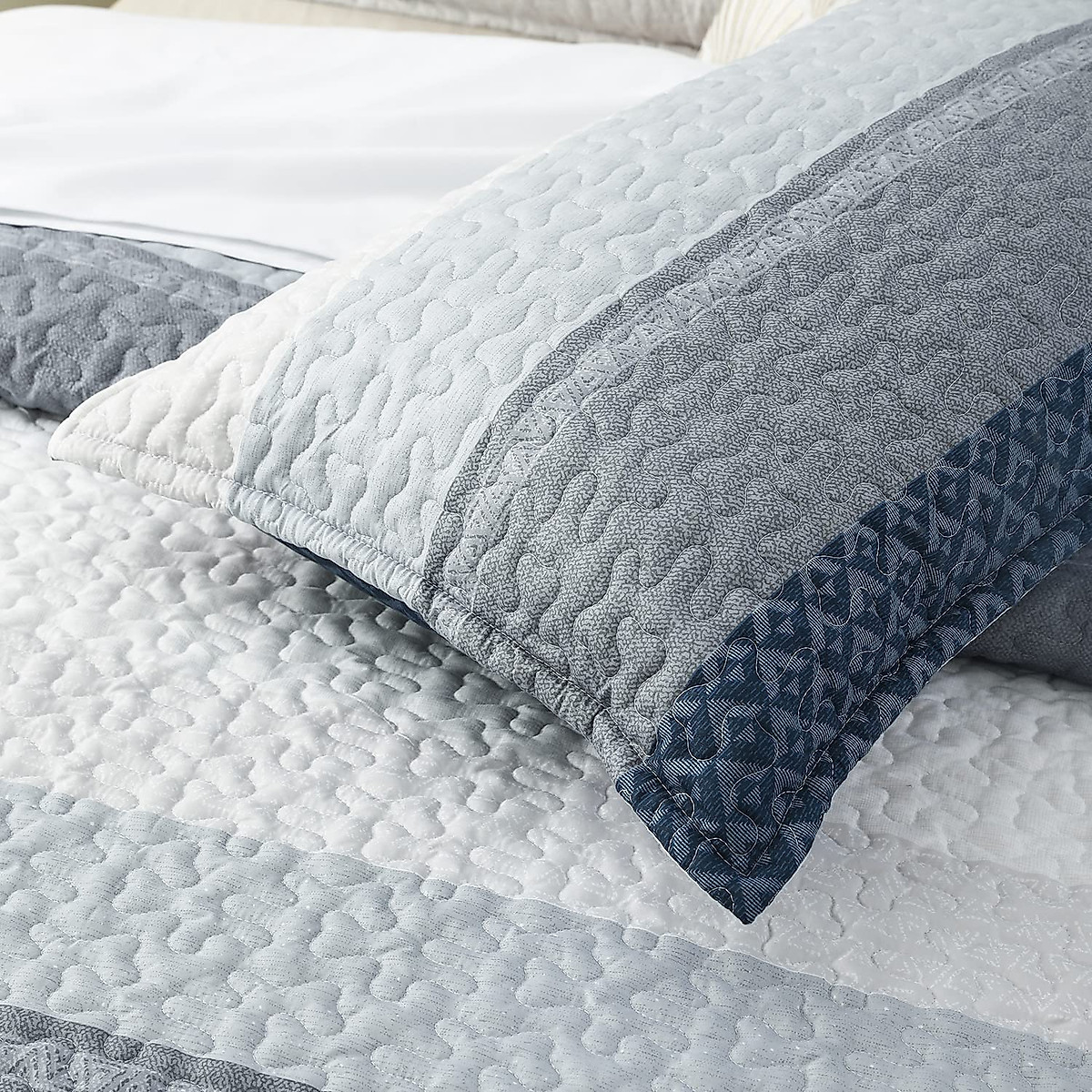 DURLENGEN Quilt Set California King Size 3Pcs, Blue & Navy Striped Patchwork Pattern All Season Lightweight Coverlet Sets(Cal King 112x104, Blue Patchwork)