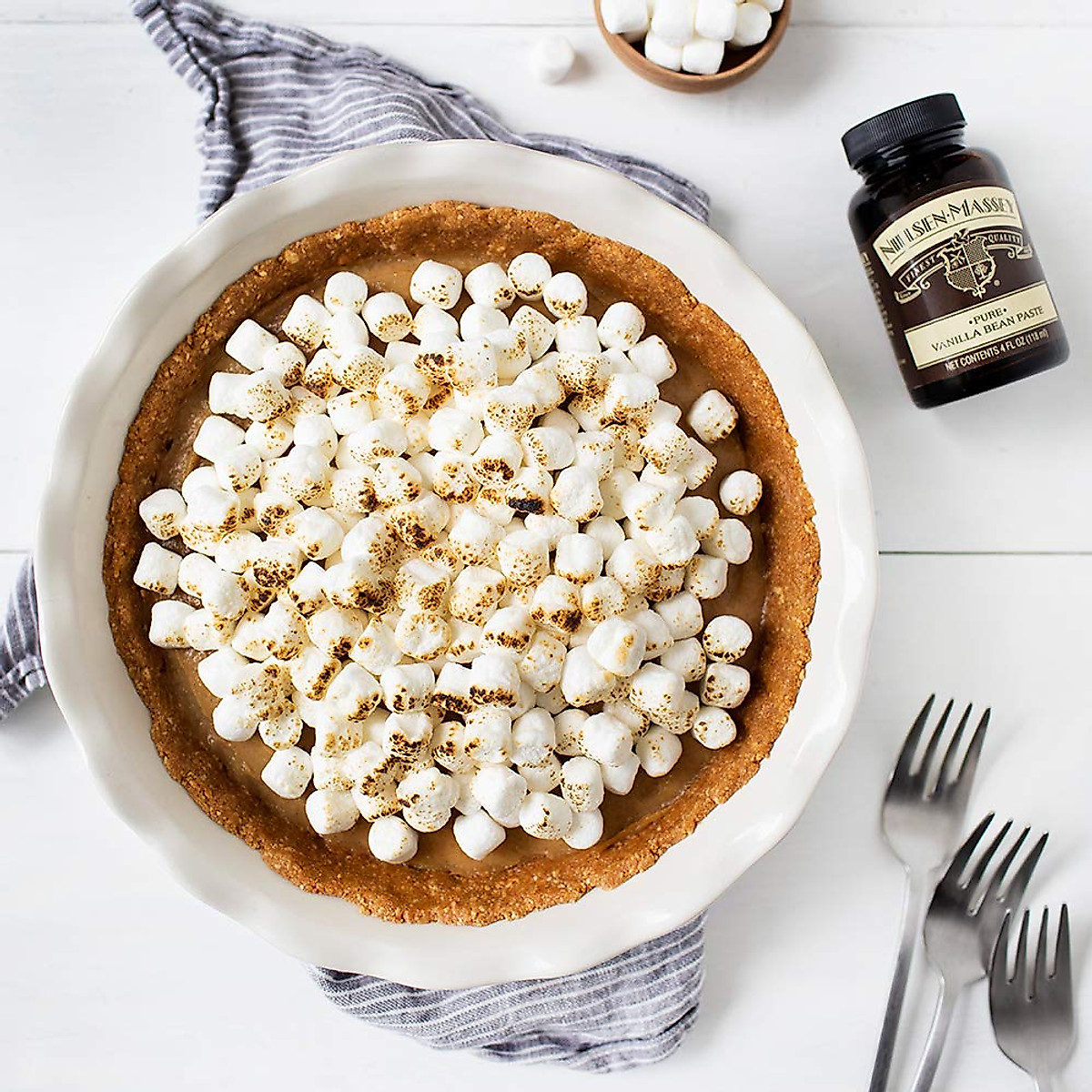 Nielsen-Massey Madagascar Bourbon Pure Vanilla Bean Paste for Baking and Cooking, 32 Ounce Bottle