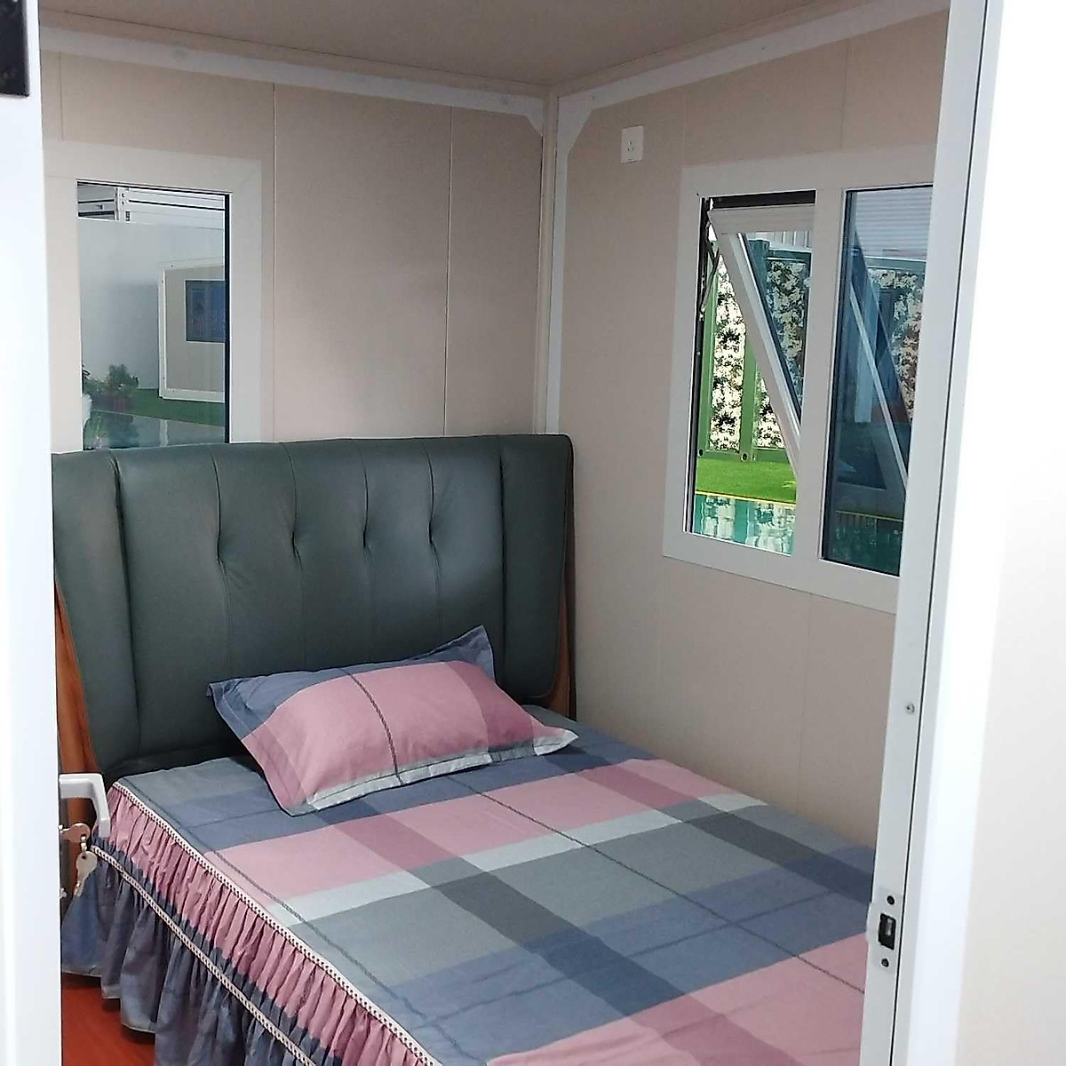 Mobile prefab Expandable Tiny Houses for Families with Restroom, Outdoor Storage. Sturdy Steel and Plastic. Suitable for Various Purposes Like Hotels, Offices etc. (19ft x 20ft)