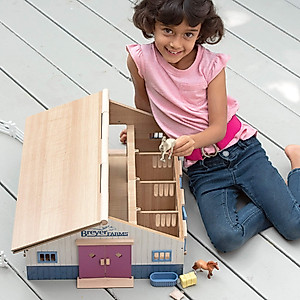 Breyer Farms Deluxe Wood Stable Playset 59215, Multicolor