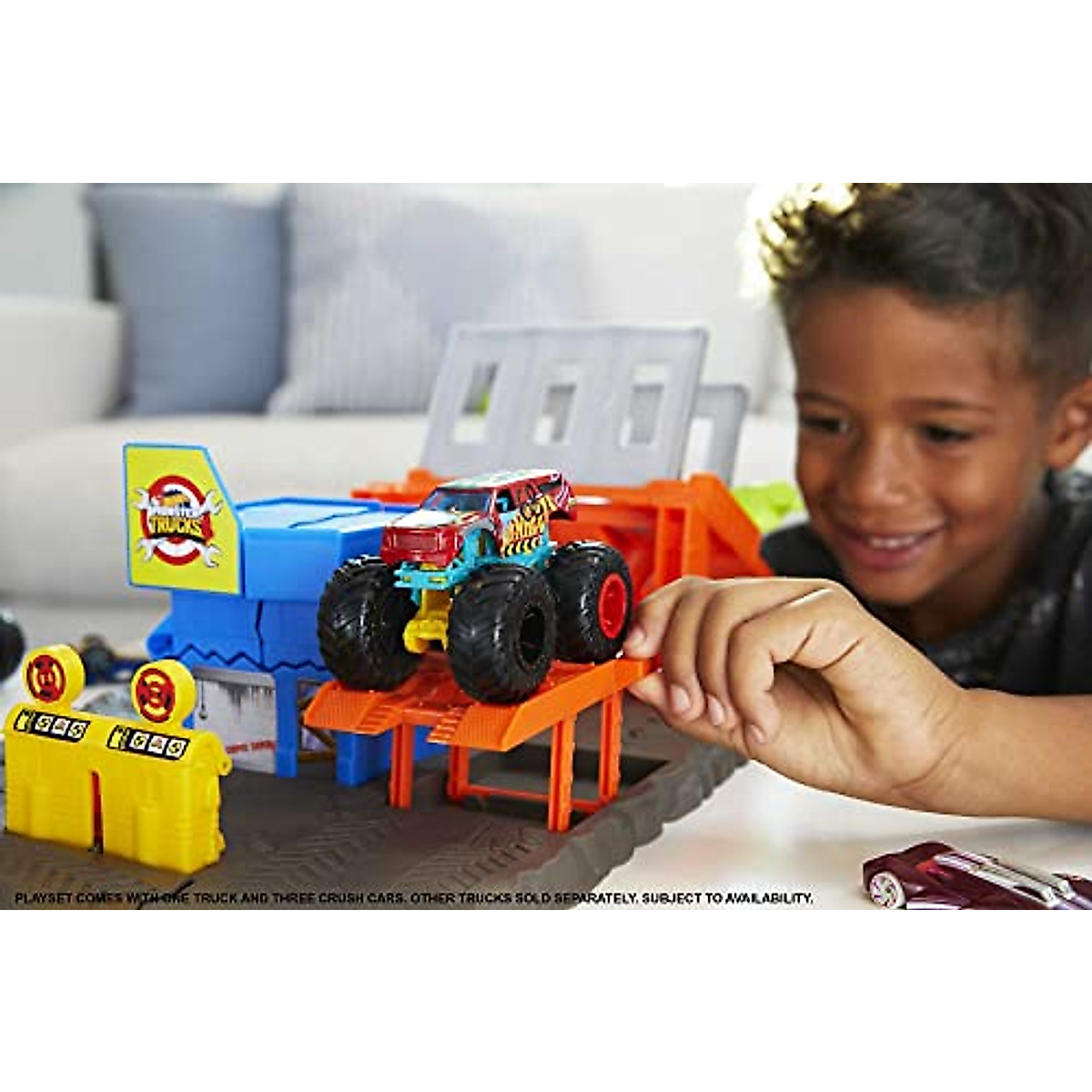 Hot Wheels Monster Trucks Blast Station Playset with 1:64 Scale Demo Derby Toy Truck & 3 Crushable Cars