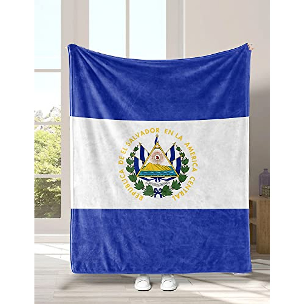 Carwayii El Salvador Flag Blanket,Blue Sherpa Throw Blanket,Comfy Premium Flannel Blanket for Office,Comfortable Thermal Fleece Noon break Blankets Durable Lap Blanket Warm Sofa Blanket For All Season