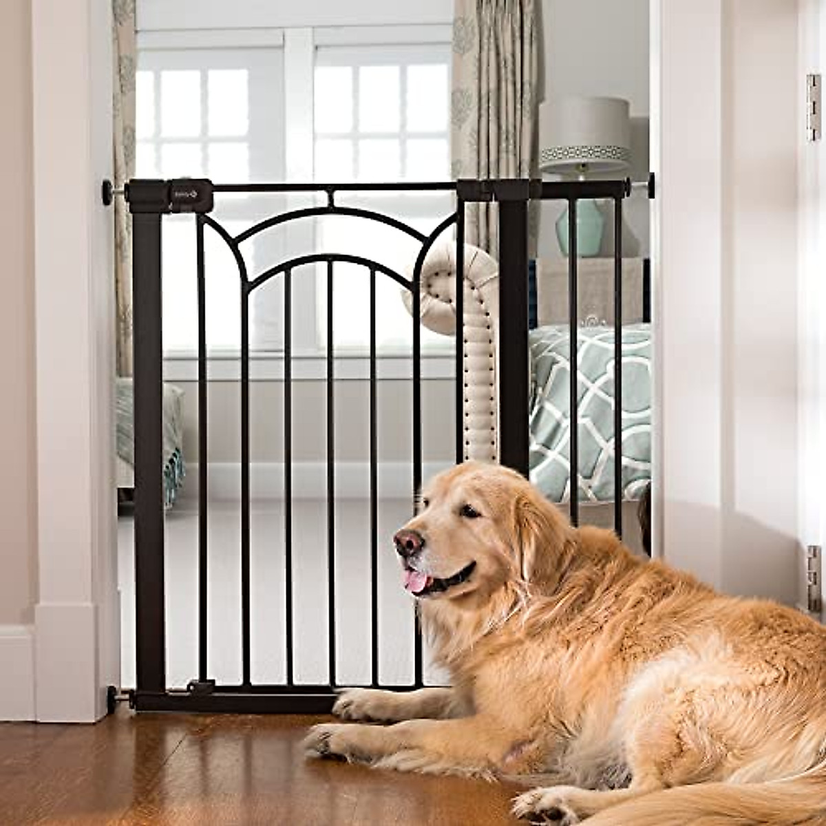 Safety 1St Décor Easy Install Tall & Wide Baby And Pet Gate With Pressure Mount Fastening