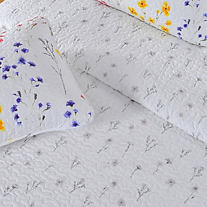 great bay HOME Marianne Collection 3 Piece Quilt Set with Shams. Reversible Floral Bedspread Coverlet. Machine Washable. (Full / Queen, Multi)