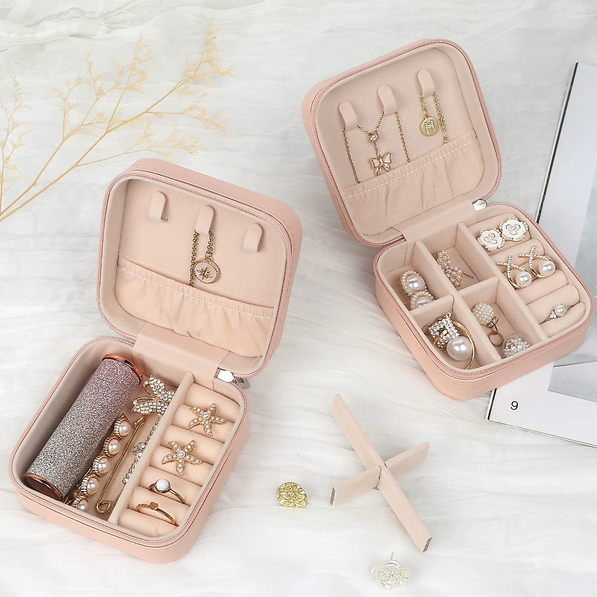 MFXIP Travel Jewelry Case Small Jewelry Box Jewelry Organizer Storage Case Portable PU Leather Mini Jewelry Travel Case for Girls Womens Earring, Necklace, Rings,Bracelets