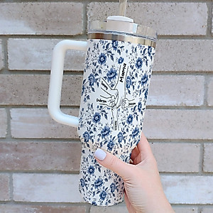 OulaArt Personalized Holding Nana‘s Mama's Hand Tumbler With Handle, Vintage Floral Blue Pattern Tumbler Cup, Mothers Day Gift 2025, Gift For Nana, Mom, Mama, Grandma