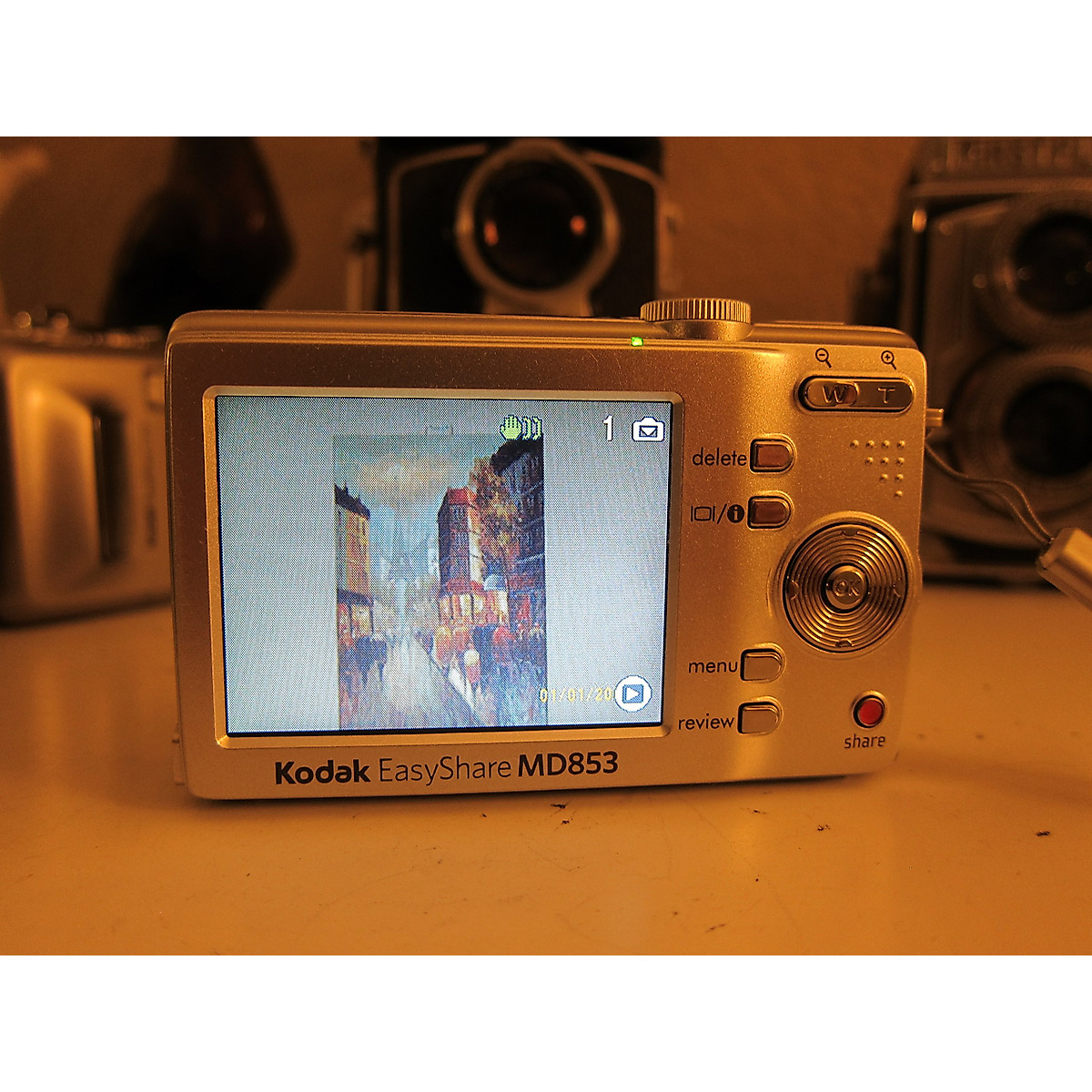 Kodak EasyShare MD853 8.2MP 3X Optical/5x Digital Zoom Camera