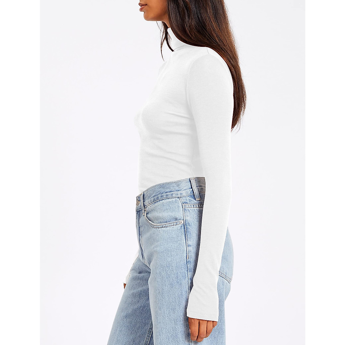 Trendy Queen Women's Thermal Underwear Turtleneck Long Sleeve Shirts Mock Neck Tops Tight Stretch Pullover Basic Layering Fall Winter Clothes 2024 White