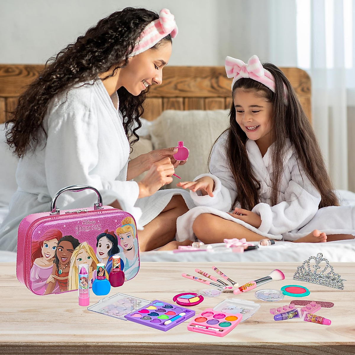 Townley Girl Disney Princess Tiana, Cinderella, Jasmine, Moana and Ariel Fashion Purse Set with Makeup, Toys Gift for 3 4 5 6 7 8 9 10 11 12 Years Old Kid