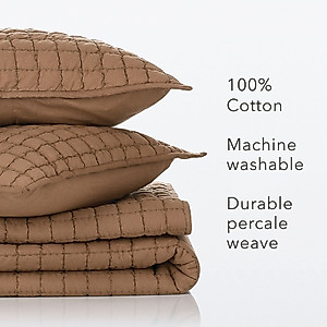 Nate Home by Nate Berkus Solid All-Season Cotton Textured Quilt Set | Breathable and Comfortable Bedding from mDesign - Full/Queen Size - 1 Quilt/2 Pillow Shams, Truffle (Brown)