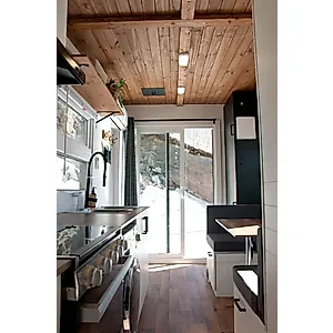 Nomadnest Modern Mobile Tiny Home - Luxurious and Compact Living Solution for Adventurers
