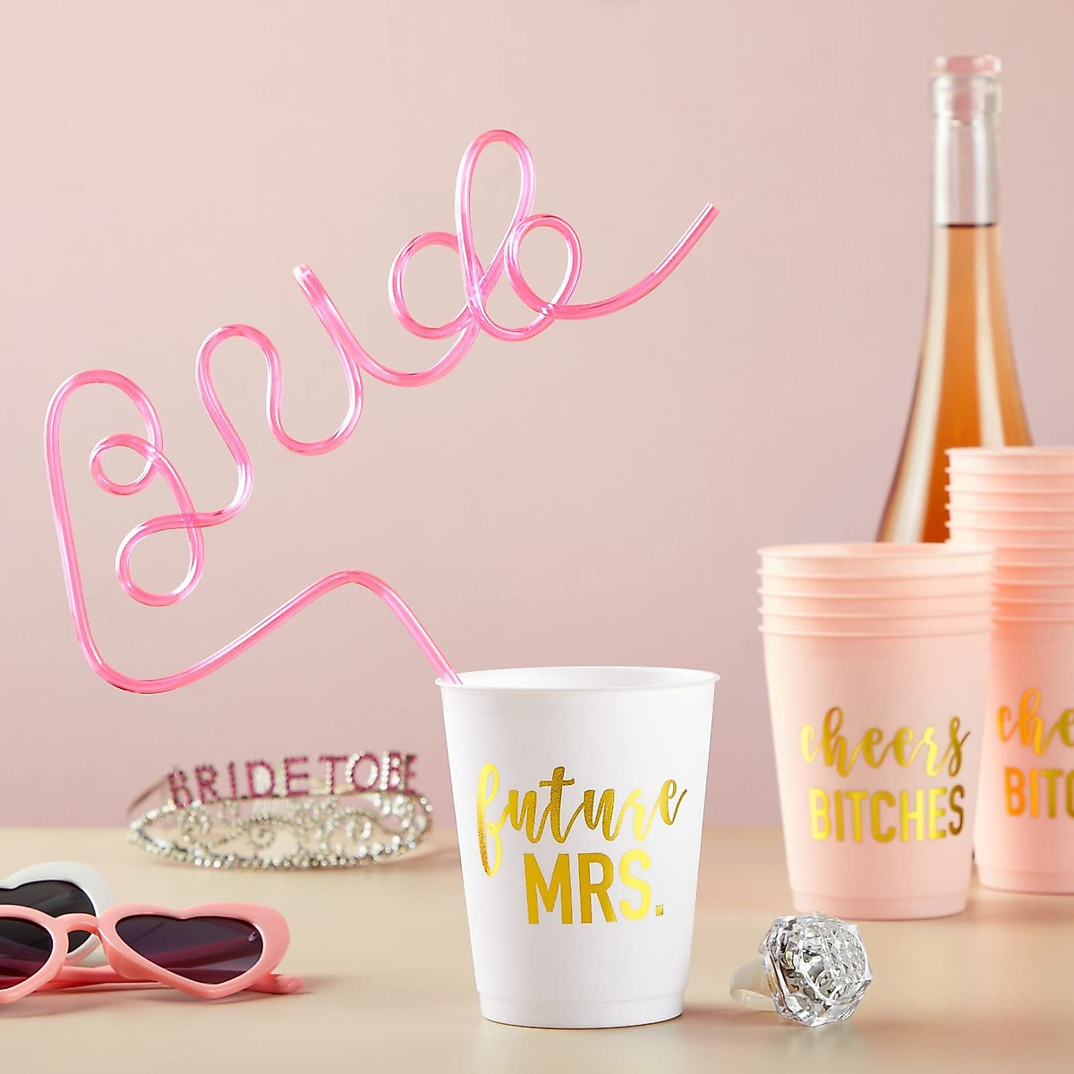 BLUE PANDA 16-Pack Bachelorette Party Cups, Reusable Bride and Bridesmaid Cups for Bridal Shower Party, Bachelorette Favors and Bridesmaid Gifts, Future Mrs + Cheers (16 oz)